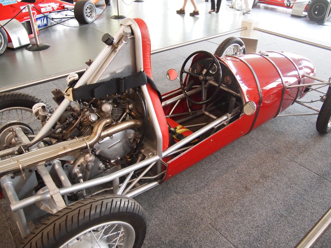 The Vincent Oddities – The Egli-Vincent